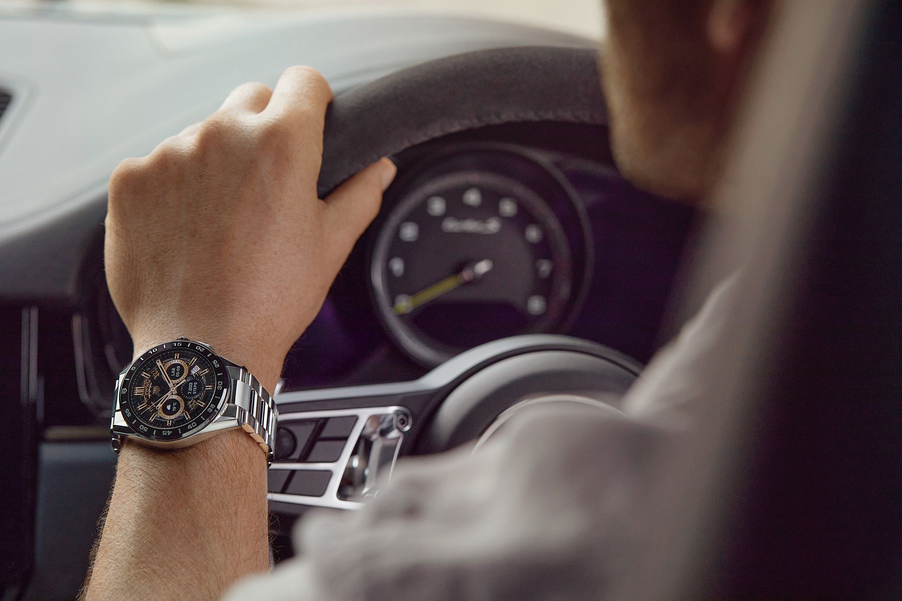 TAG Heuer Unveils New Summer Smartwatch Styles - Luxuori